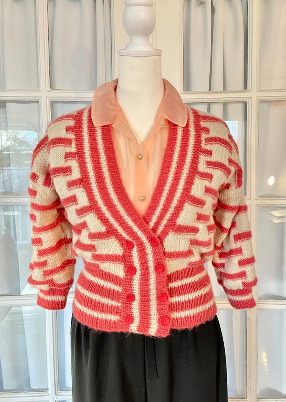 1950s cropped pinup style cardigan. Salmon color. Lin… - Gem