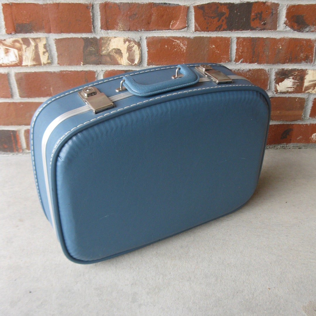 REALLY CUTE 1970's Small Blue Vintage Suitcase With Mirror- Overnight ...
