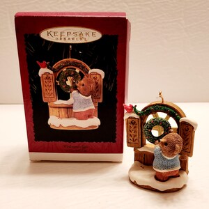 Vintage 1996 Hallmark Keepsake welcome Sign Tender Touches Christmas ...