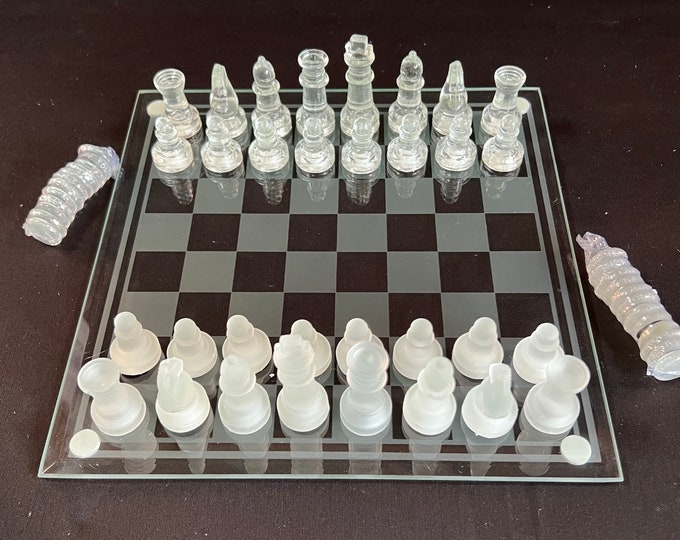 Glass Chess Board With Clear/frosted Chess/checker Pieces, Chess Board ...