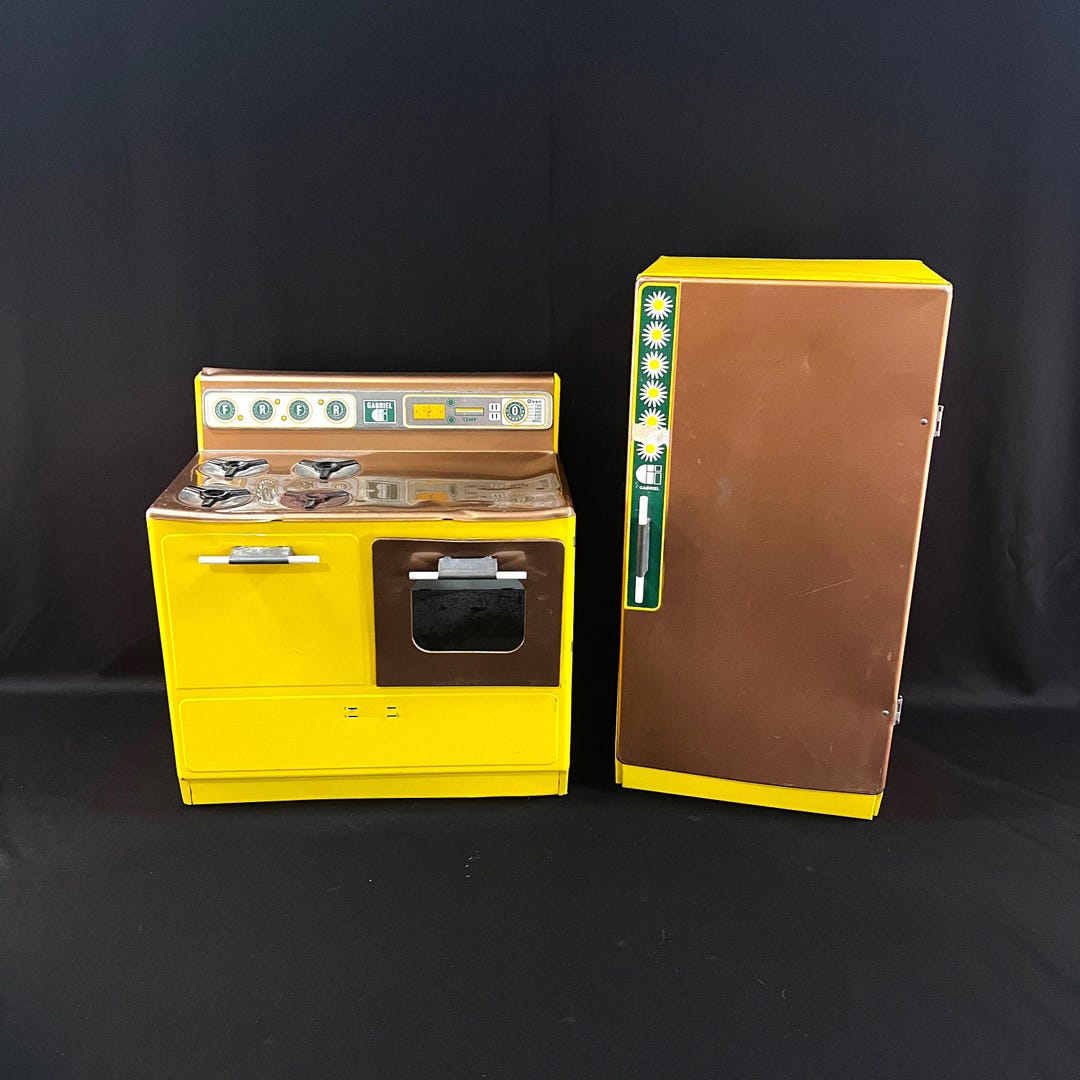 Gabriel Metal Stove/oven and Refrigerator in Good Rustic Condition, Lot ...