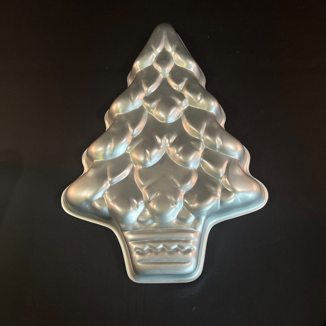 Wilton Christmas Tree Cake Pan/dessert Mold, Make the Perfect Christmas ...