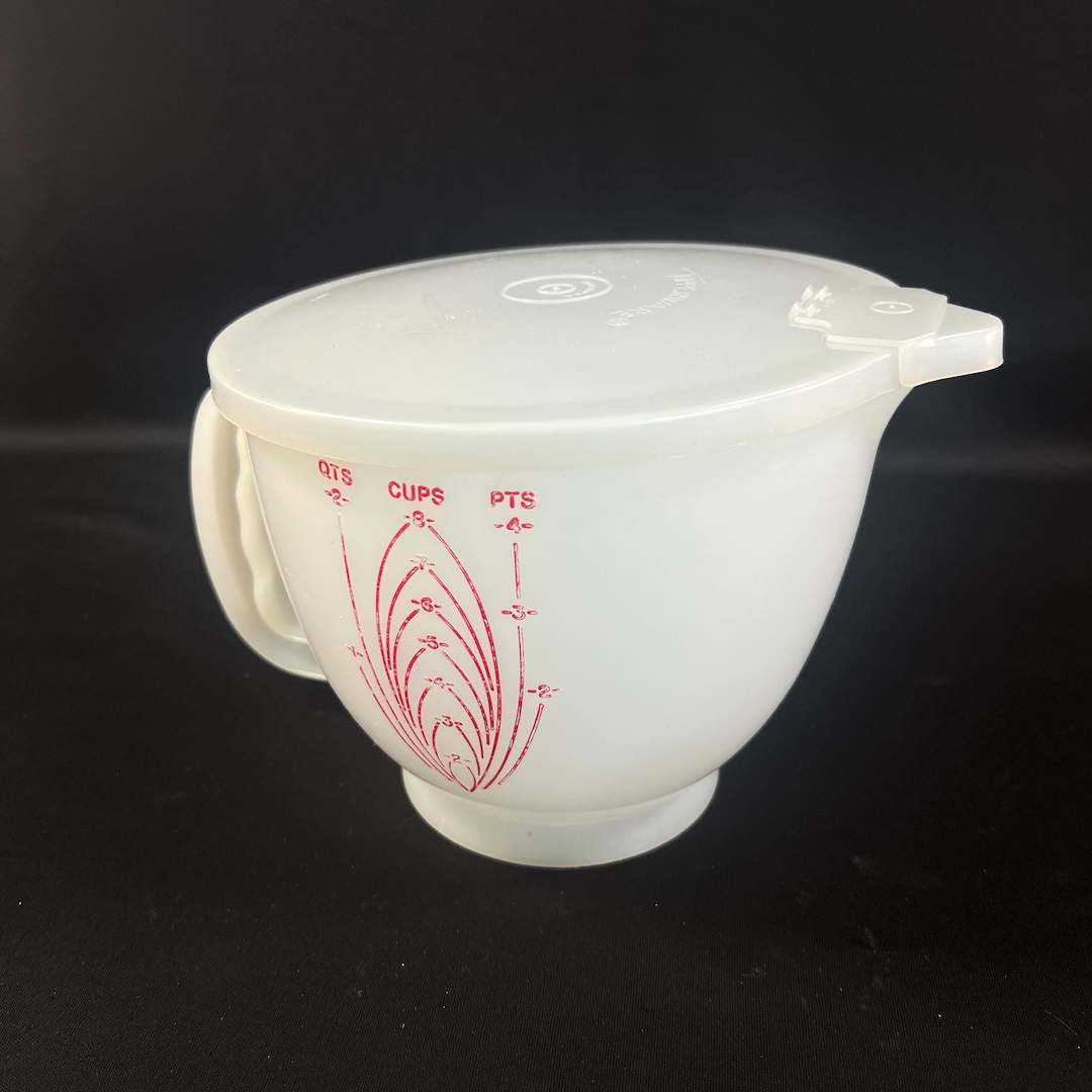 Tupperware Mix N Stor Measuring Bowl With Lid, Plastic, Handle, Spout ...