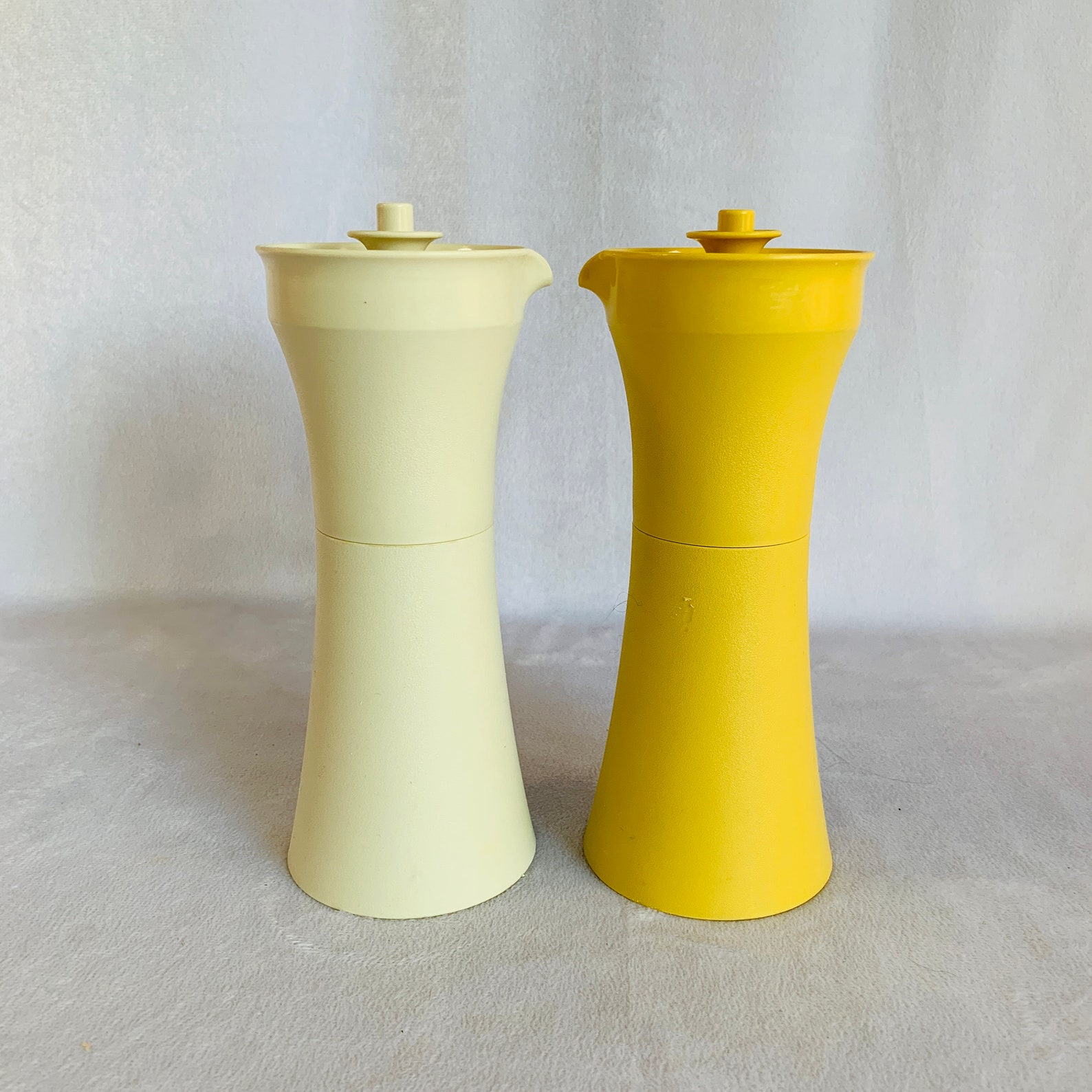 Tupperware Oil and Vinegar Cruet Set Two Color Tupperware - Etsy
