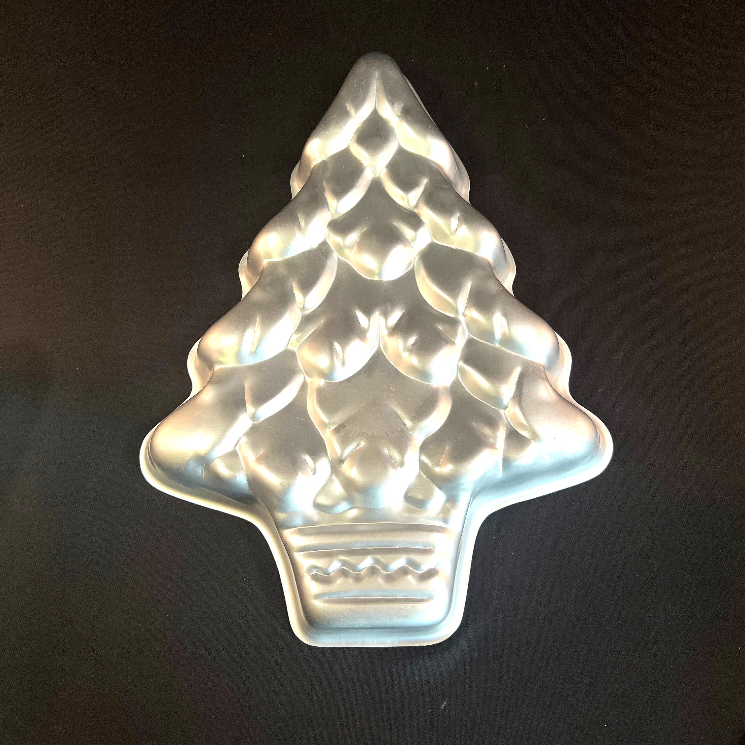 Wilton Christmas Tree Cake Pan/dessert Mold, Make the Perfect Christmas ...