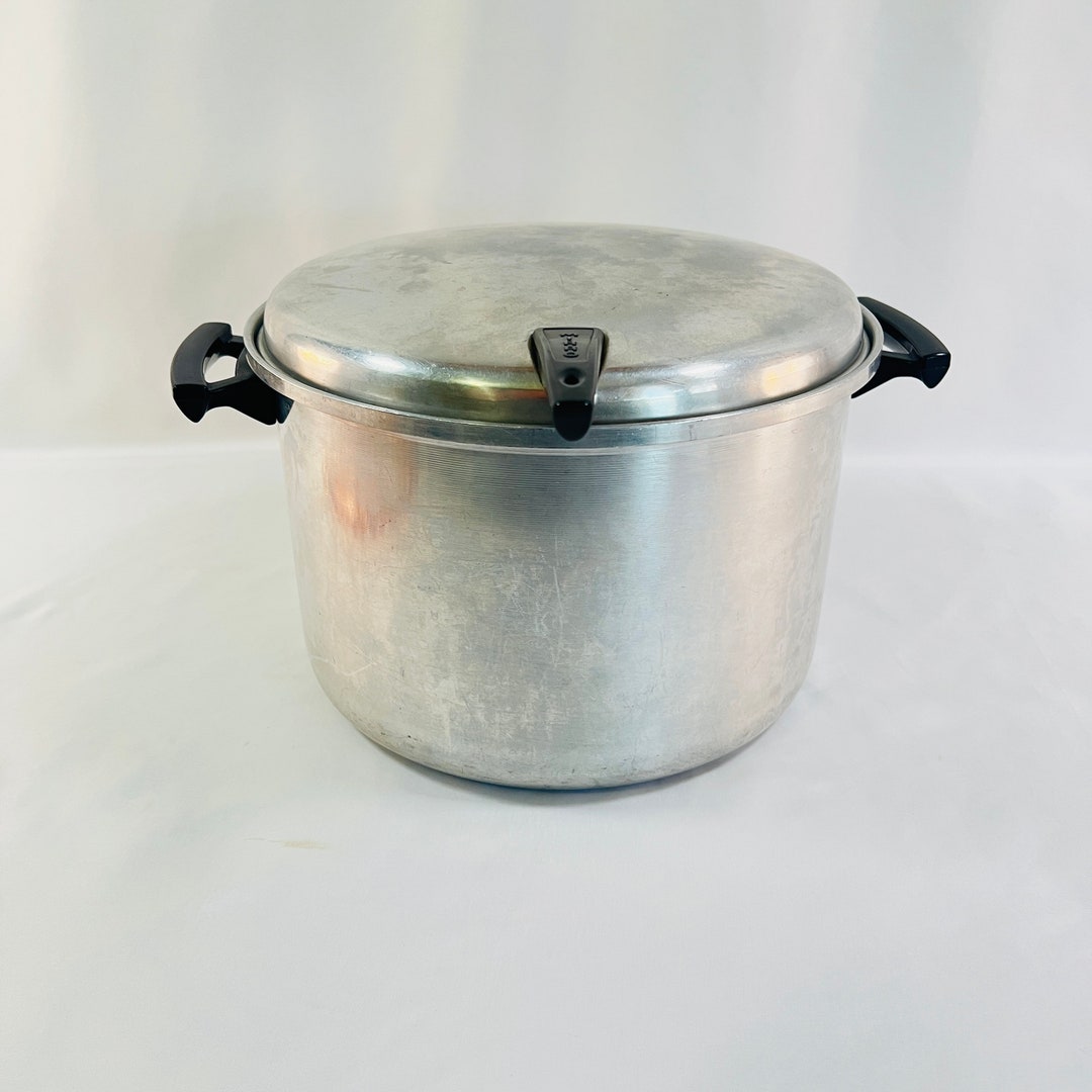 Mirro 8 Quart 1950's Aluminum Stock Pot With Unique Handle on Lid ...