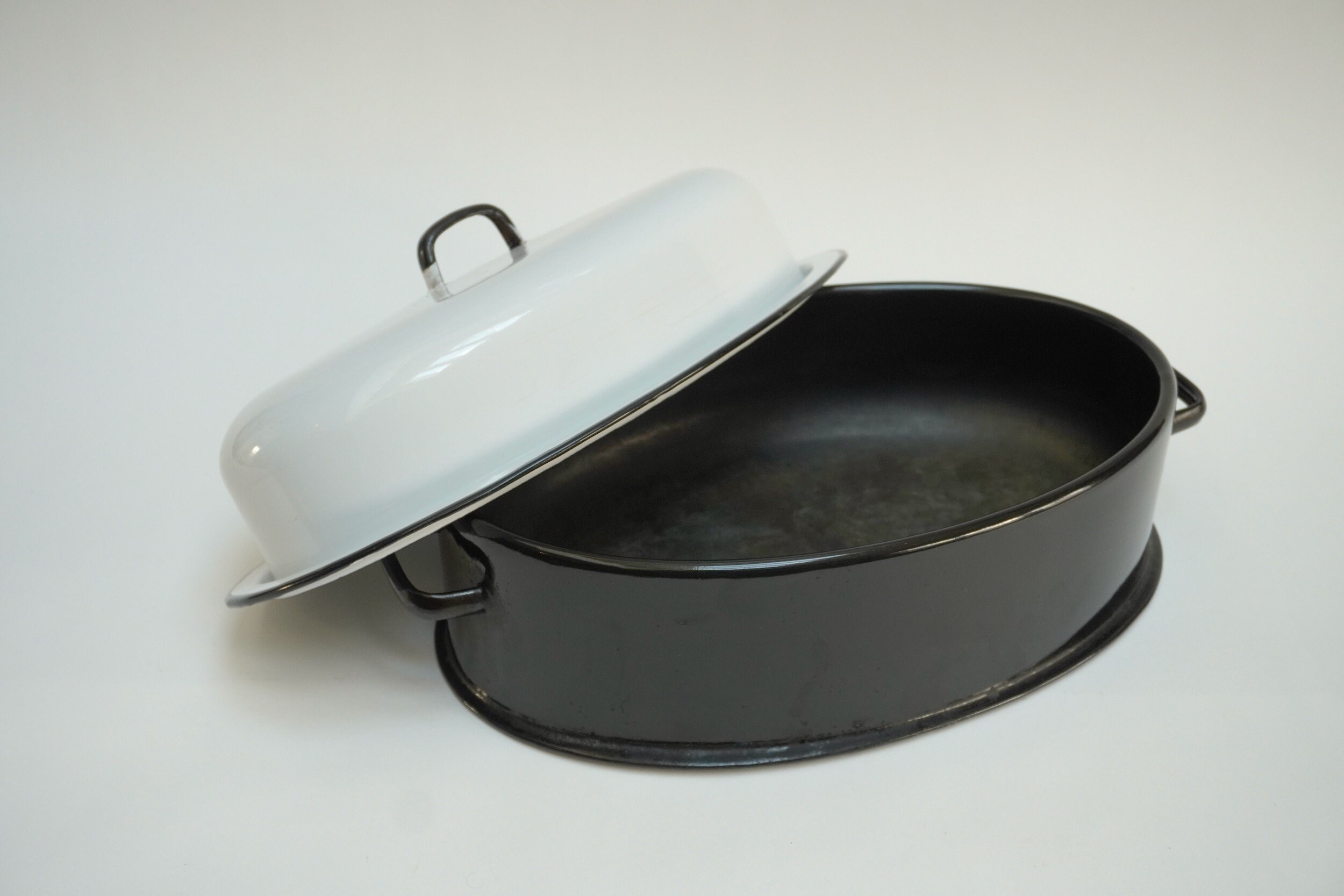 Black & White Enamel Double-walled Roasting Dish With Concave Base and ...
