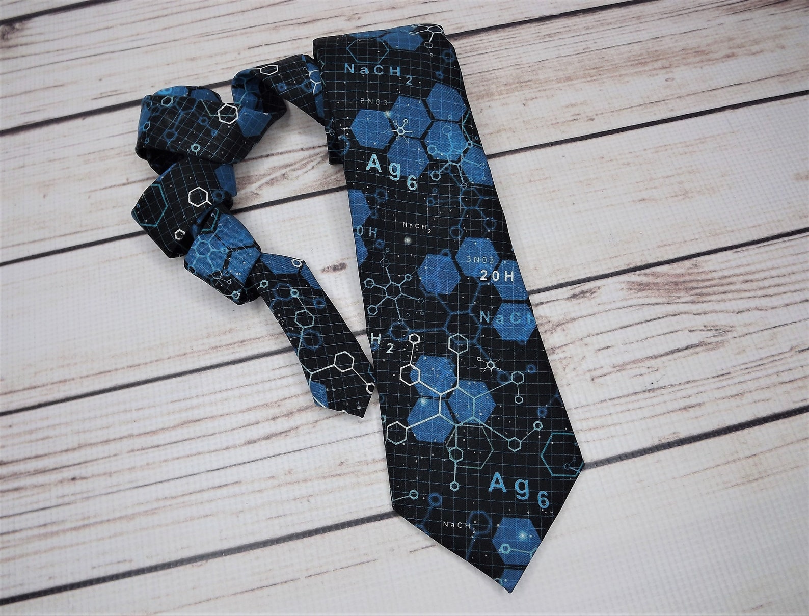 Molecular Structure of the Periodic Table of Elements Necktie ...