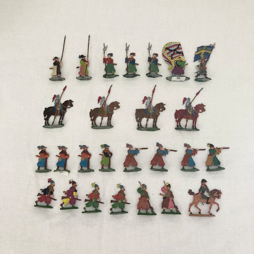 26 Flat Soldiers, Vintage Hand Painted Miniature Figures - Etsy