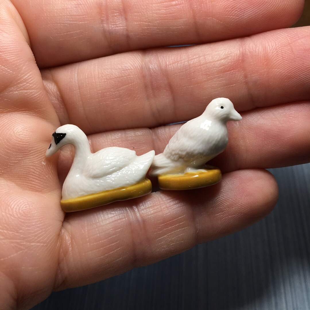 WINTER WHITE Birds Swan Dove Pigeon Bird Animals French Feve Feves ...