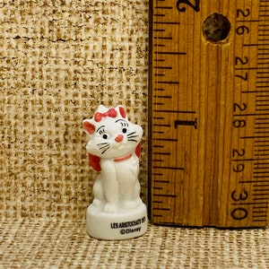 Marie From the Aristocats DISNEY, White Cat Kitten Kitty French Feve ...