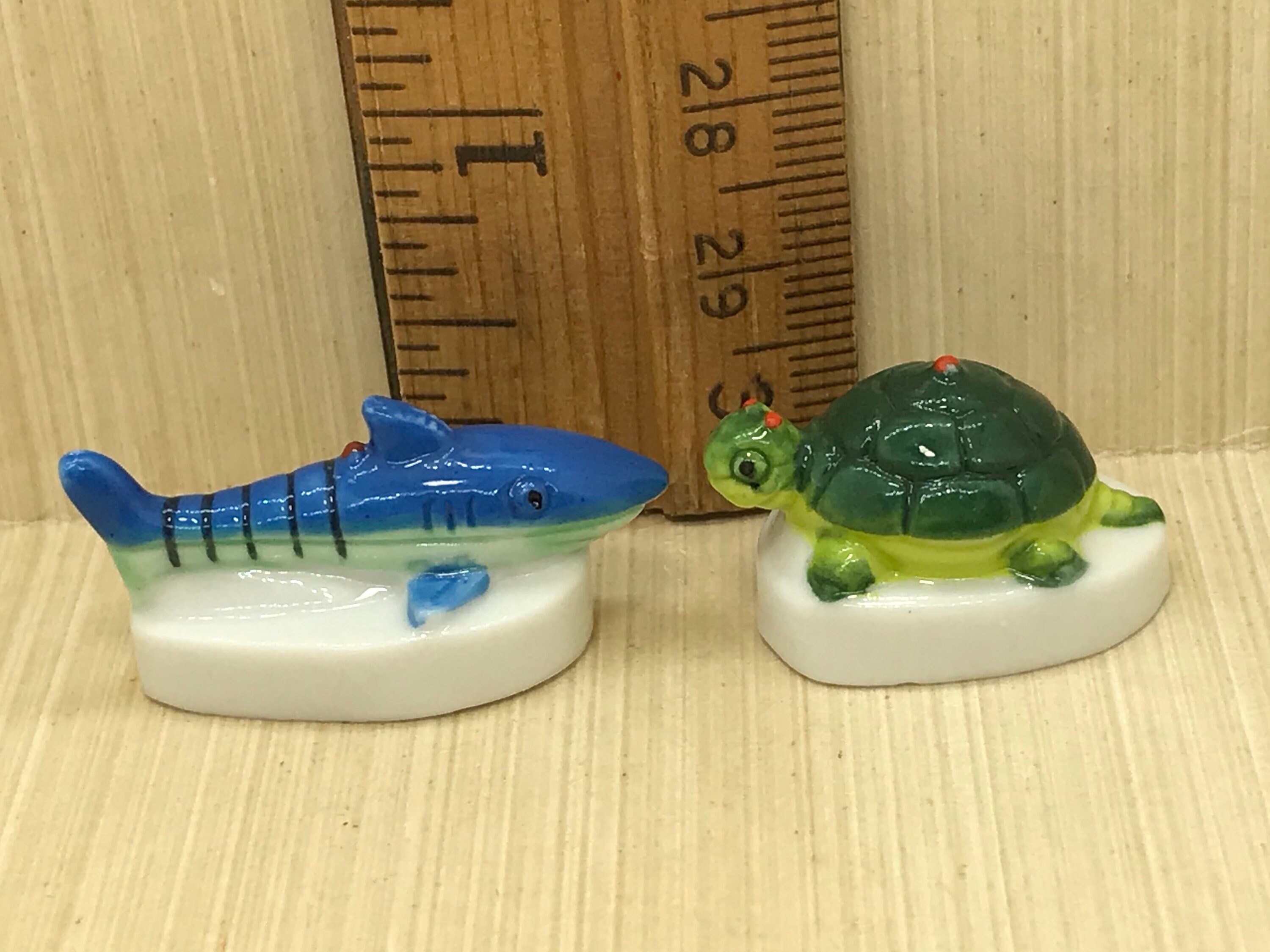 Mel Gumy Cartoon Shark Turtle Robots Banana Little Girl - French Feve ...