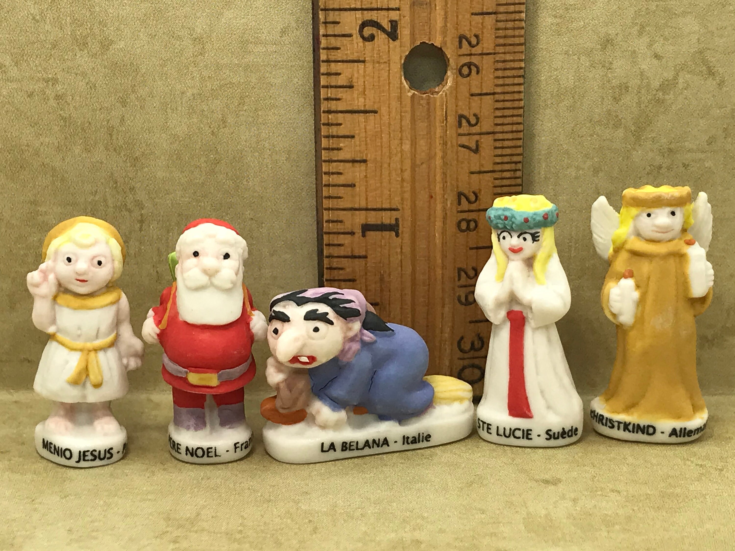 Father Christmas Traditional International Santas Baby Jesus Pere Noel ...