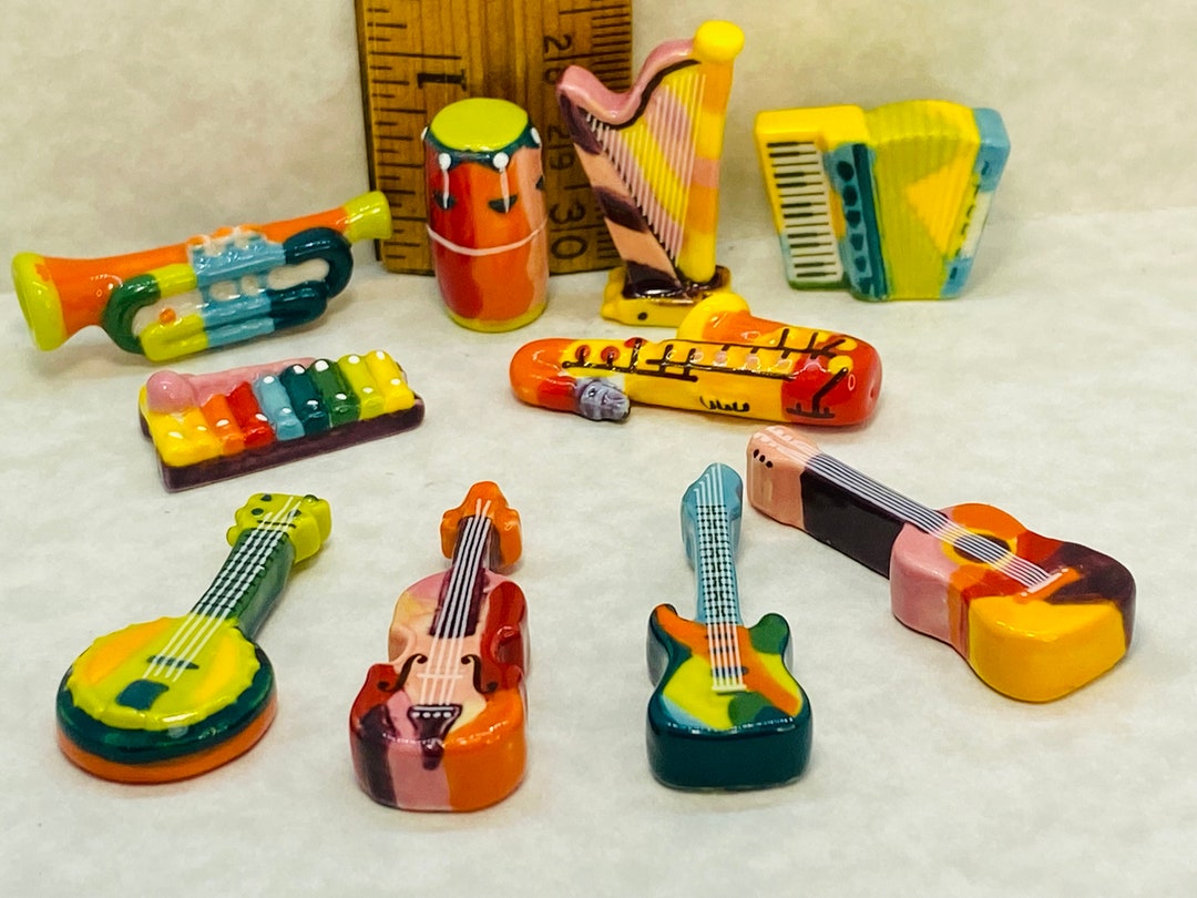 Colorful MUSICAL INSTRUMENTS: Guitar Violin Accordion Drum Xylophone ...