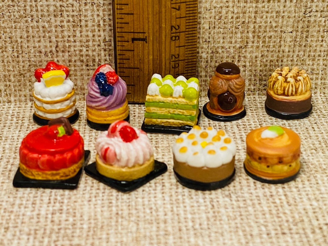 Tiny Fancy Pastries Layer Cakes Desserts Entremets Tarts Meringues Chou ...