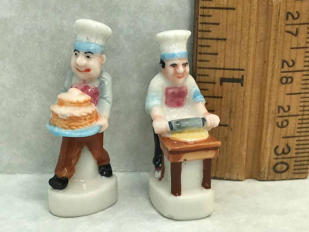 2 Tiny BAKERS Pastry Chef Cook Man Figures Santons Miniature Chefs ...