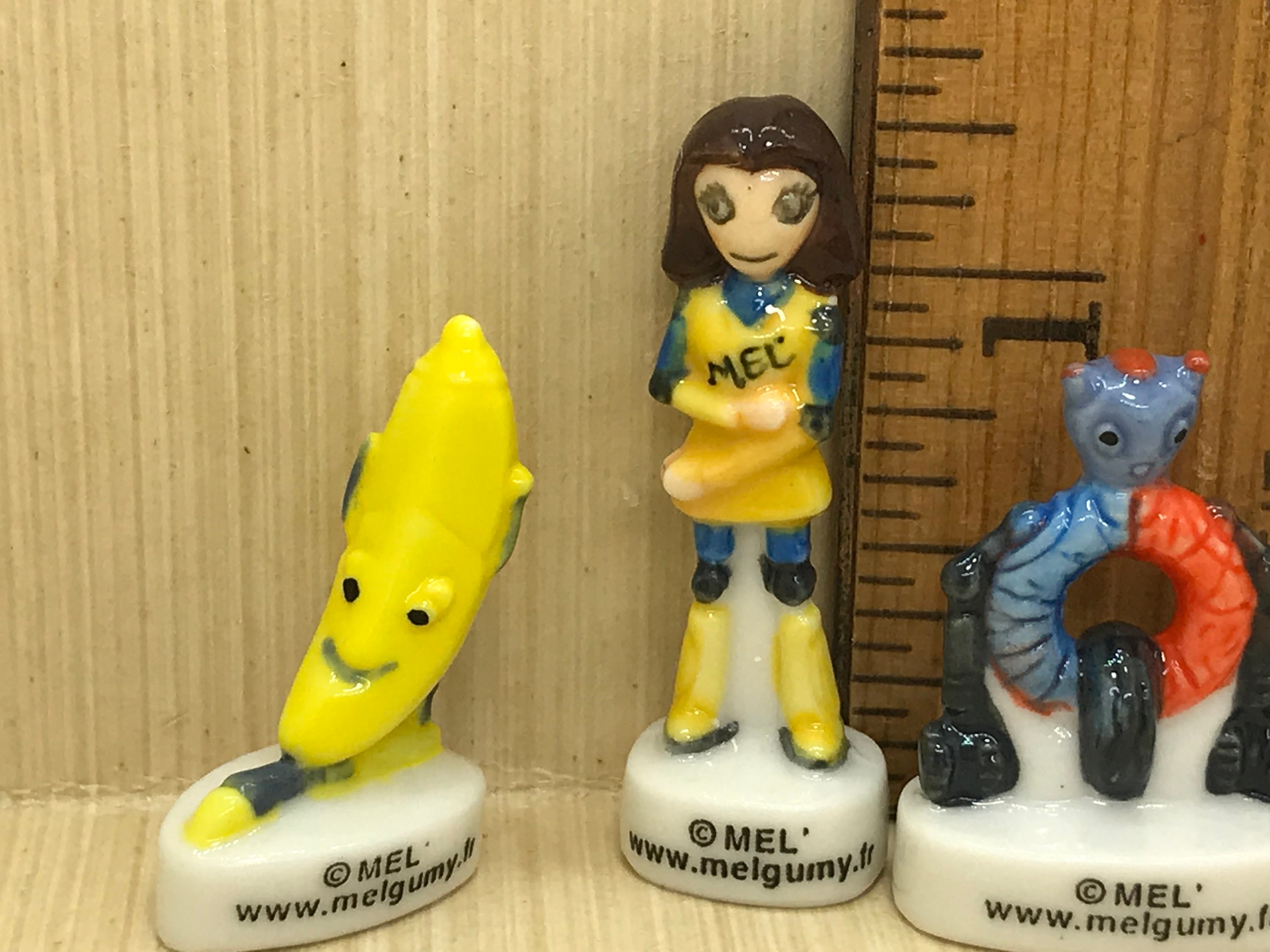 Mel Gumy Cartoon Shark Turtle Robots Banana Little Girl - French Feve ...