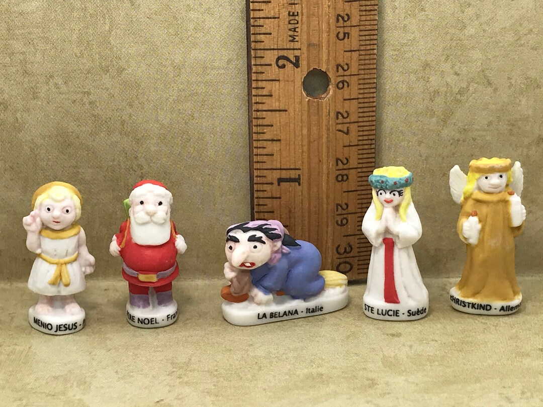 Father Christmas Traditional International Santas Baby Jesus Pere Noel ...