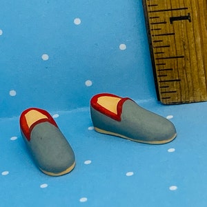 SOUVENIRS of PARIS France Icons Champagne Fashion Perfume Cheese Beret ...