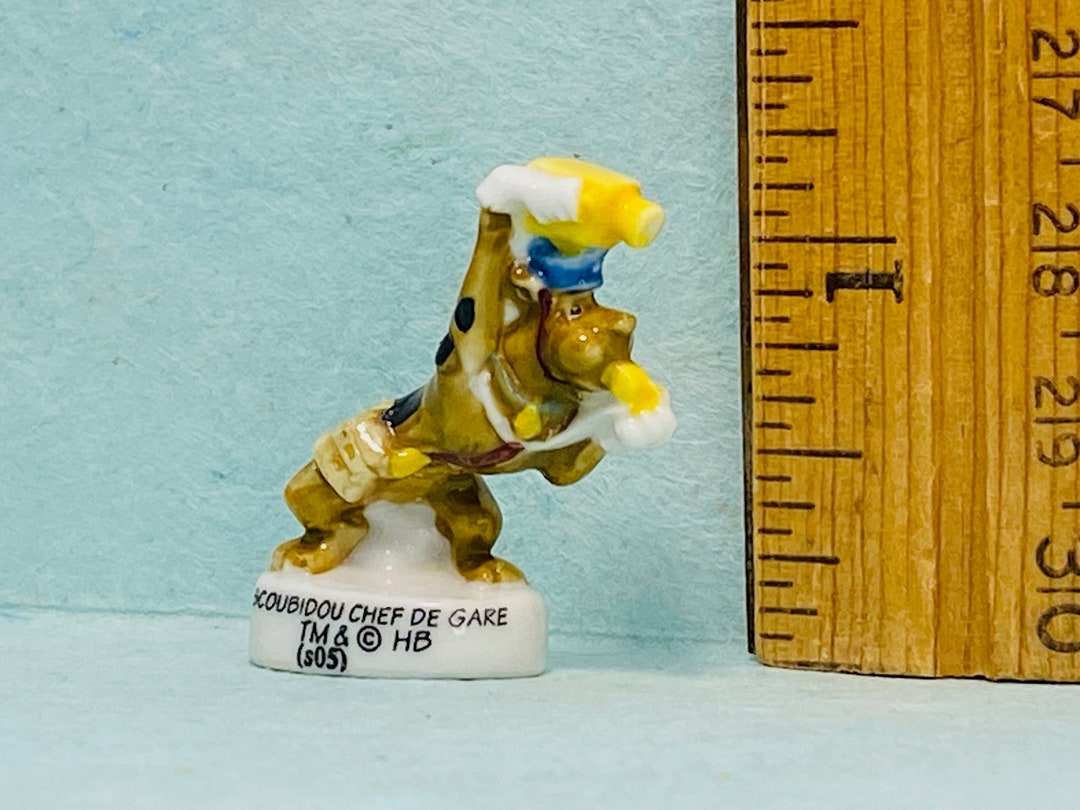 SCOOBY DOO Scoobydoo Figure Cartoon Dog Train Station Manager Conductor ...