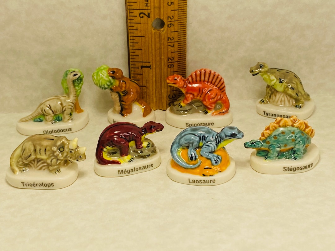 Tiny DINOSAURS T-rex Stegosaurus Iguanodon Vintage Dinos 8 Pcs Feve ...