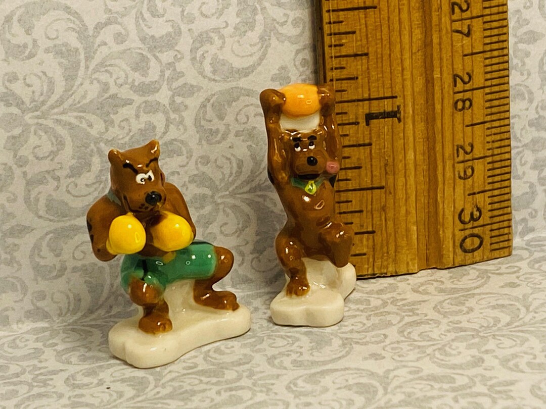 2 SCOOBY DOO Scoobydoo Figures Cartoon Dog Scooby Snacks French Feve ...