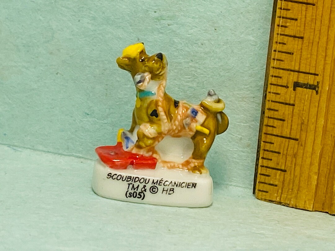 SCOOBY DOO Scoobydoo Figure Cartoon Dog Mechanic Construction Worker ...