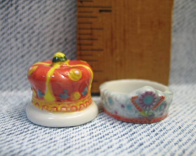 2 CROWNS Royalty King & Queen French Feve Feves Figurines - Etsy