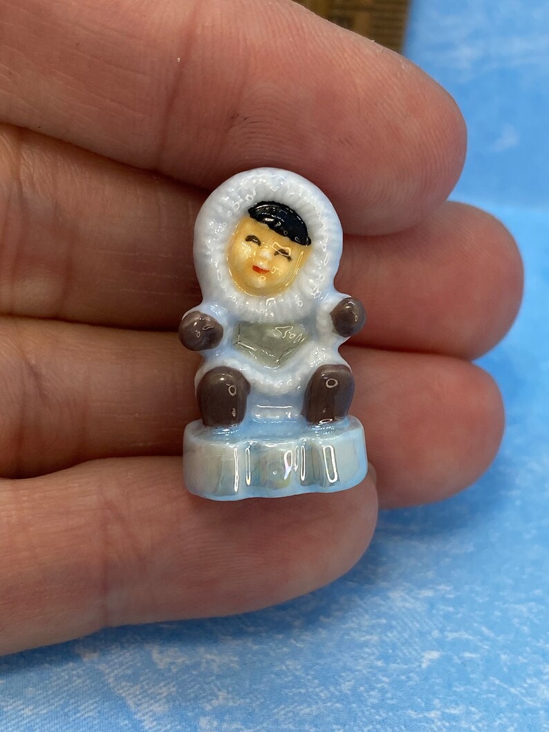 ESKIMO Family Igloo Arctic Alaska North Pole Kids Alaskan Eskimos ...