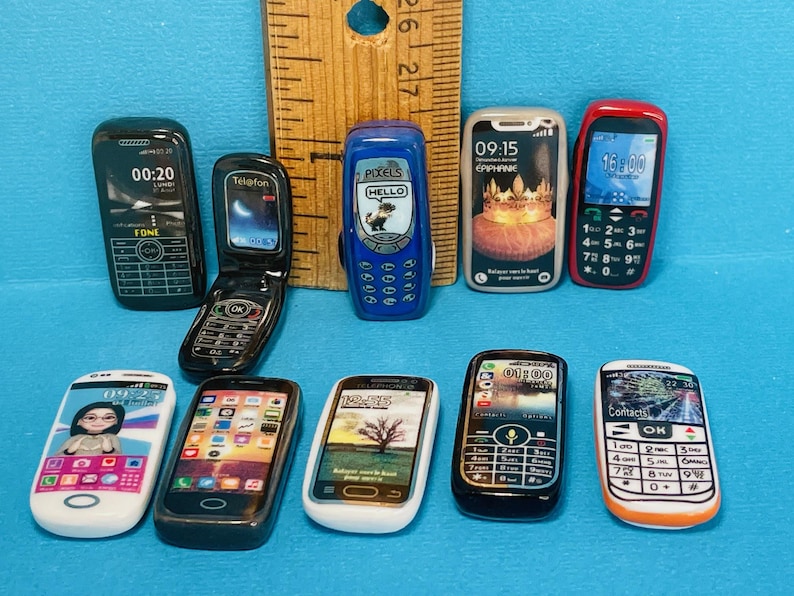 Tiny Smart Mobile Cell Phone Cellular Flip Phones French Feve Feves ...