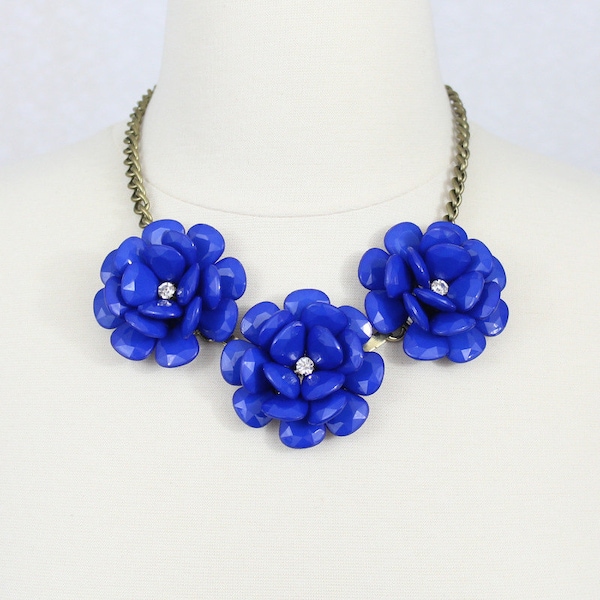 Rosette Necklace - Etsy