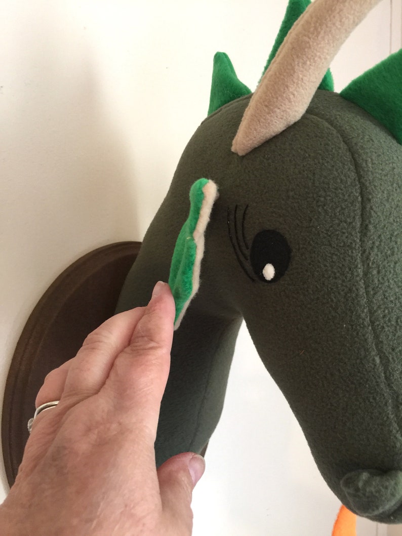 Dragon Head Fake Taxidermy / Stuffed Animal Head / Faux Animal - Etsy