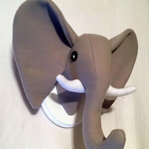 Stuffed Safari Animal Heads 3 / Safari Animals Nursery Wall Art ...