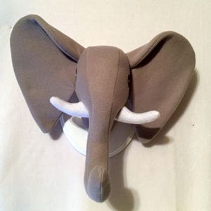 Stuffed Safari Animal Heads 3 / Safari Animals Nursery Wall Art ...