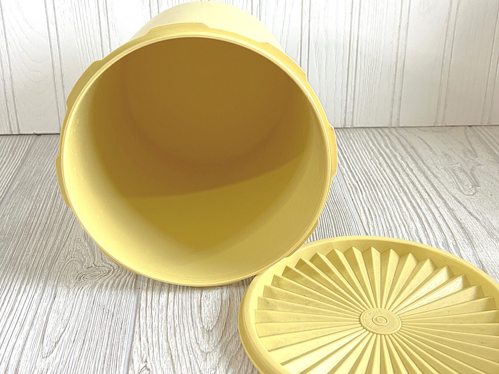 Vintage Tupperware Servalier Harvest Gold 805-2 Canister 1970s With ...