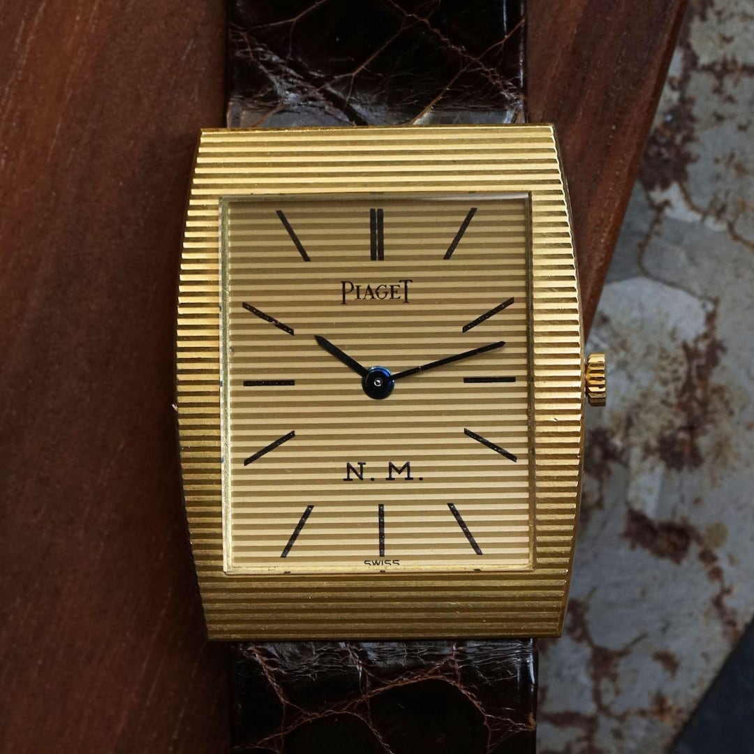 Piaget Vintage Cushion Ref. 9741 18k Yellow Gold Manual Wind 29 Mm ...
