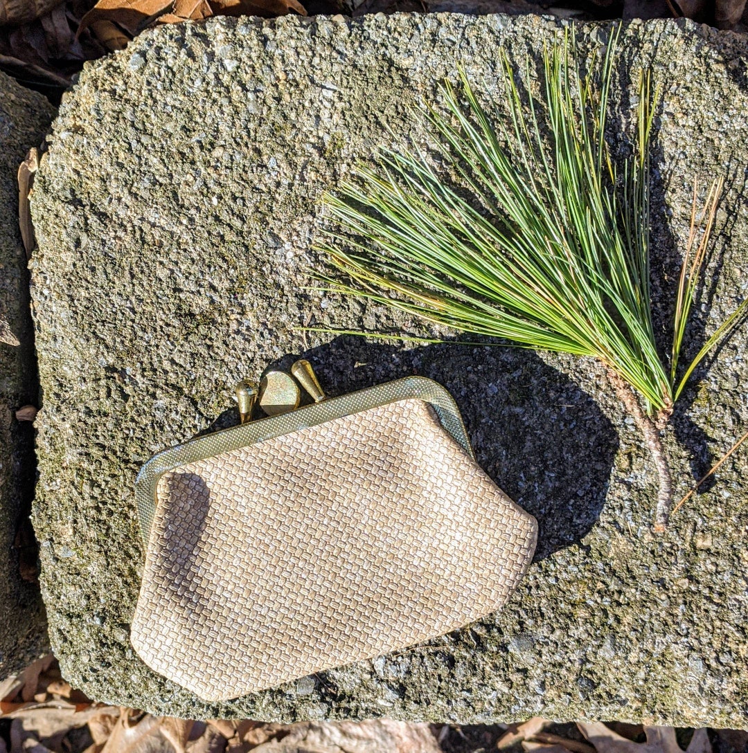 Lovely Little Beige Coin Purse Wallet Vintage - Etsy