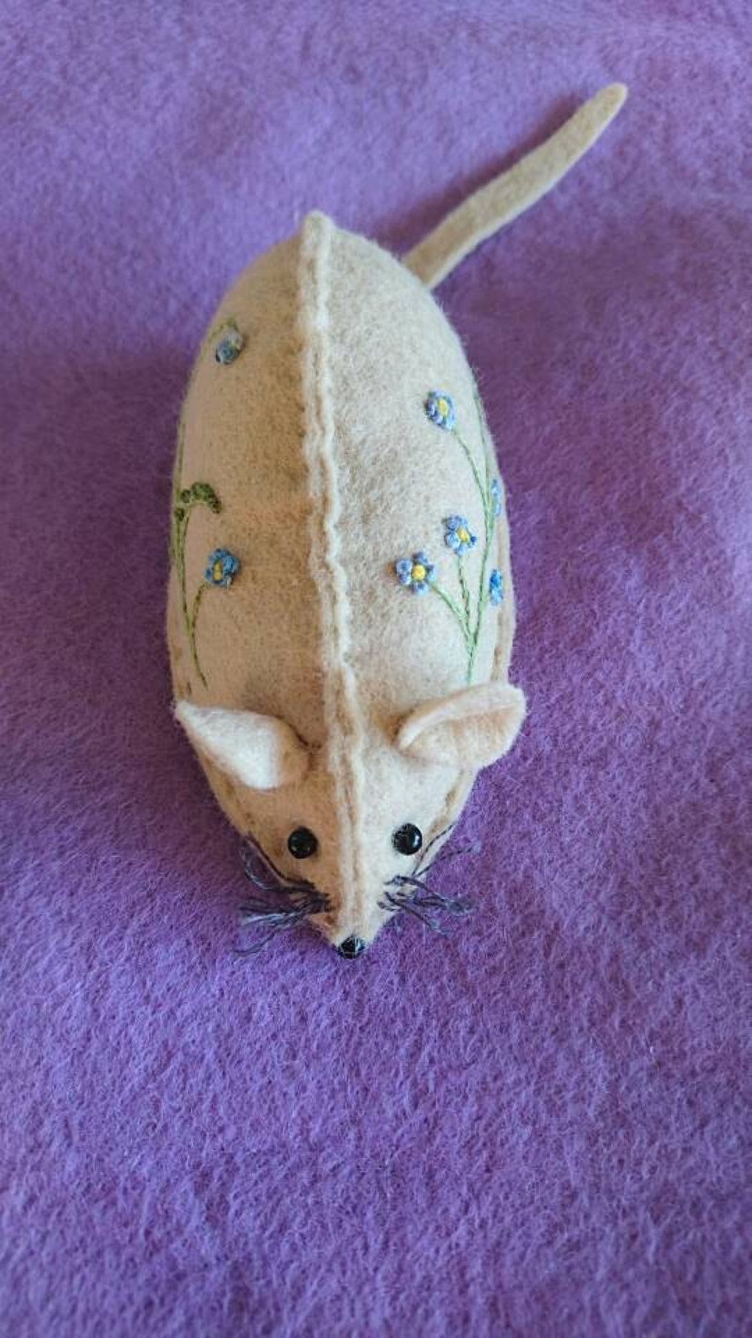 Hand Embroidered Felt Pin Cushion Mouse - Etsy