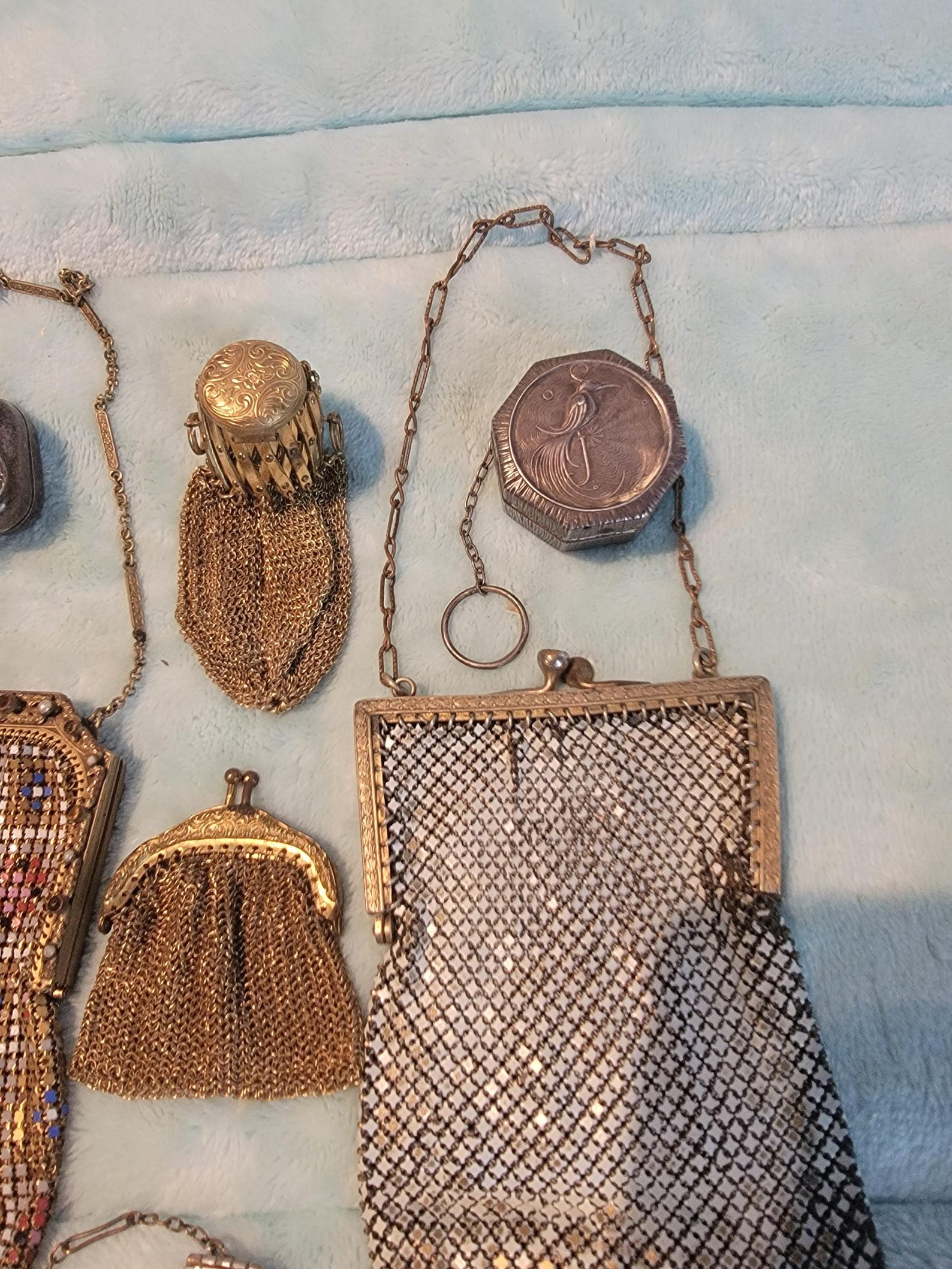 Collection of Vintage Mesh Bags and Compacts From the 1900s to the Art ...