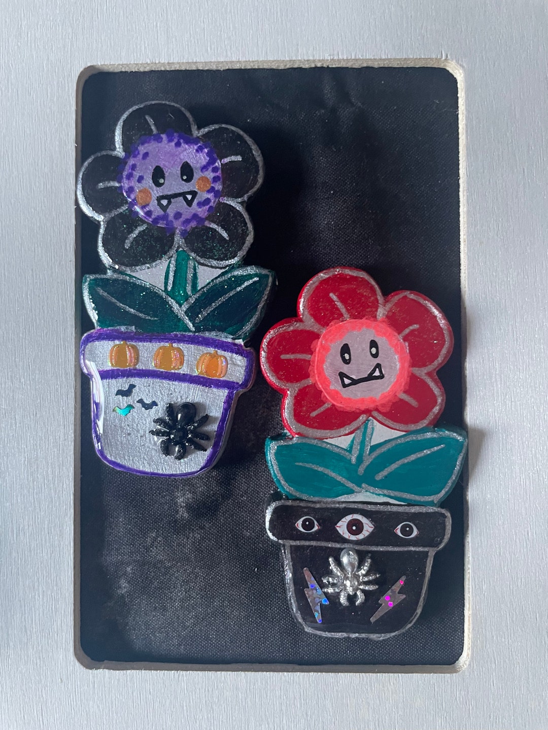 GHOULISH GARDEN - Vampire and Werewolf Daisys - Spooky Flower Magnets ...