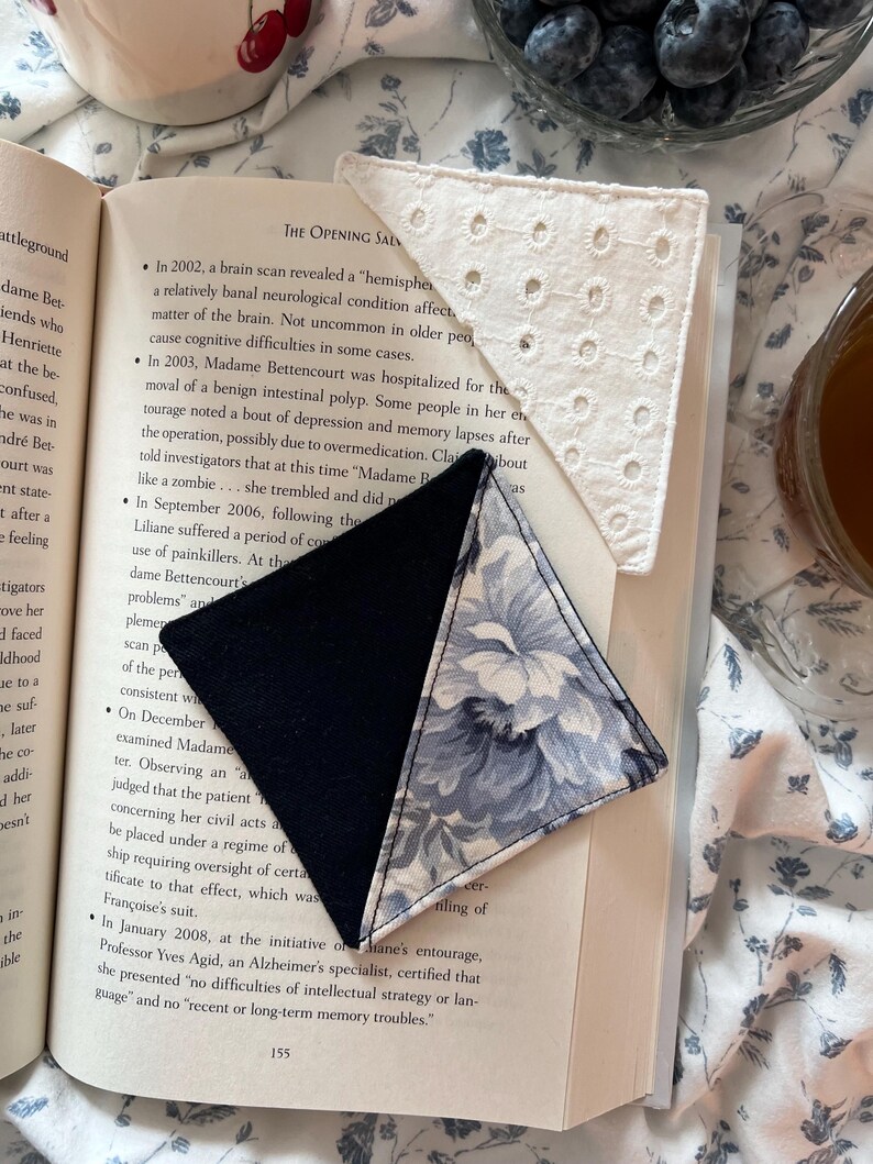 Neutral Floral & Eyelet Corner Page Bookmarks – Set of 2 Handmade ...