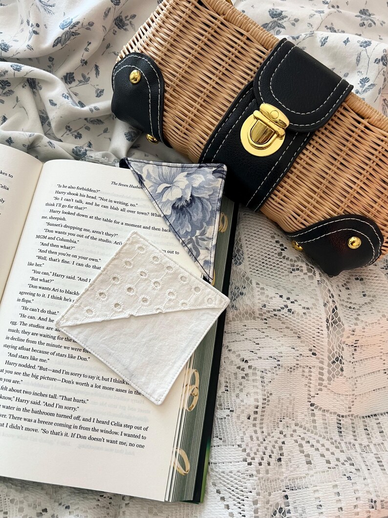 Neutral Floral & Eyelet Corner Page Bookmarks – Set of 2 Handmade ...