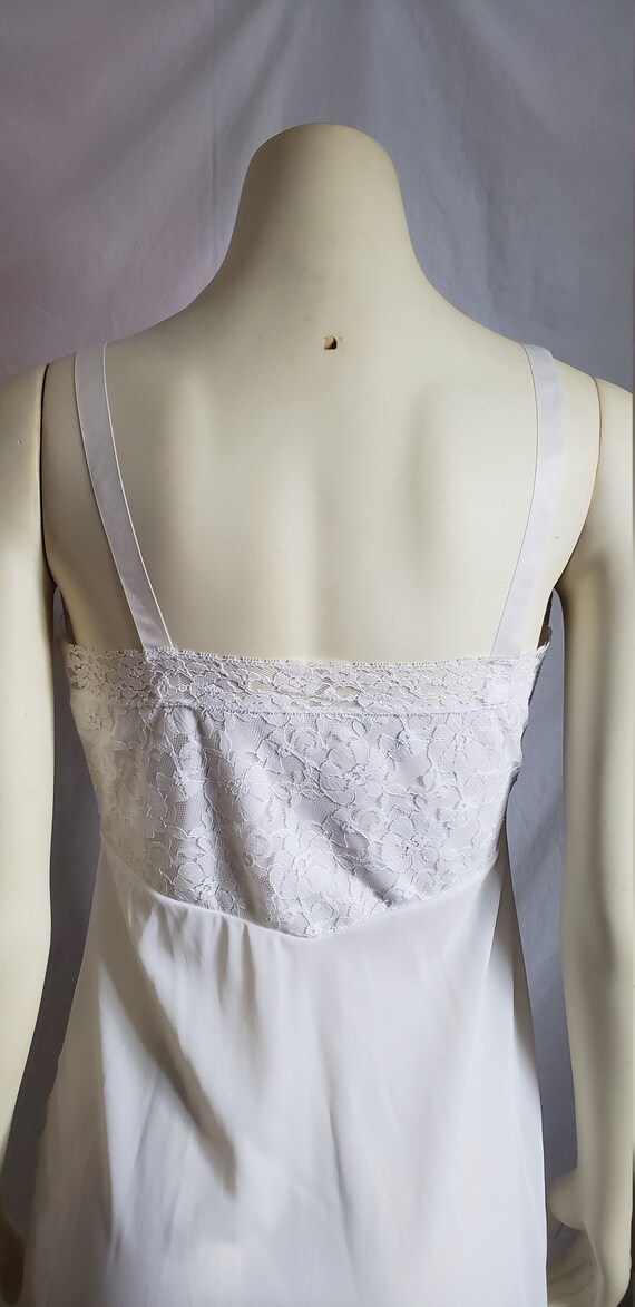 1960s Pretty White Full Slip with Lace / M / L - Gem