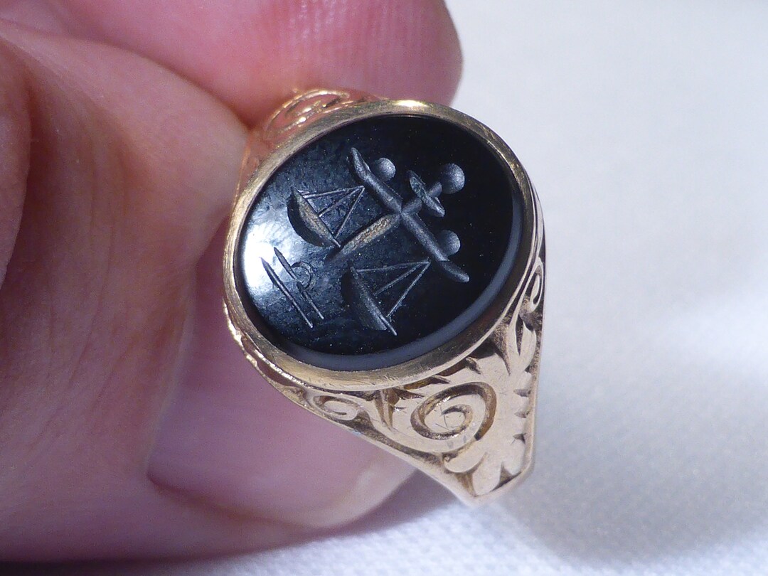 Vintage 9ct Gold Libra Zodiac Scales Carved Black Onyx Intaglio Signet ...