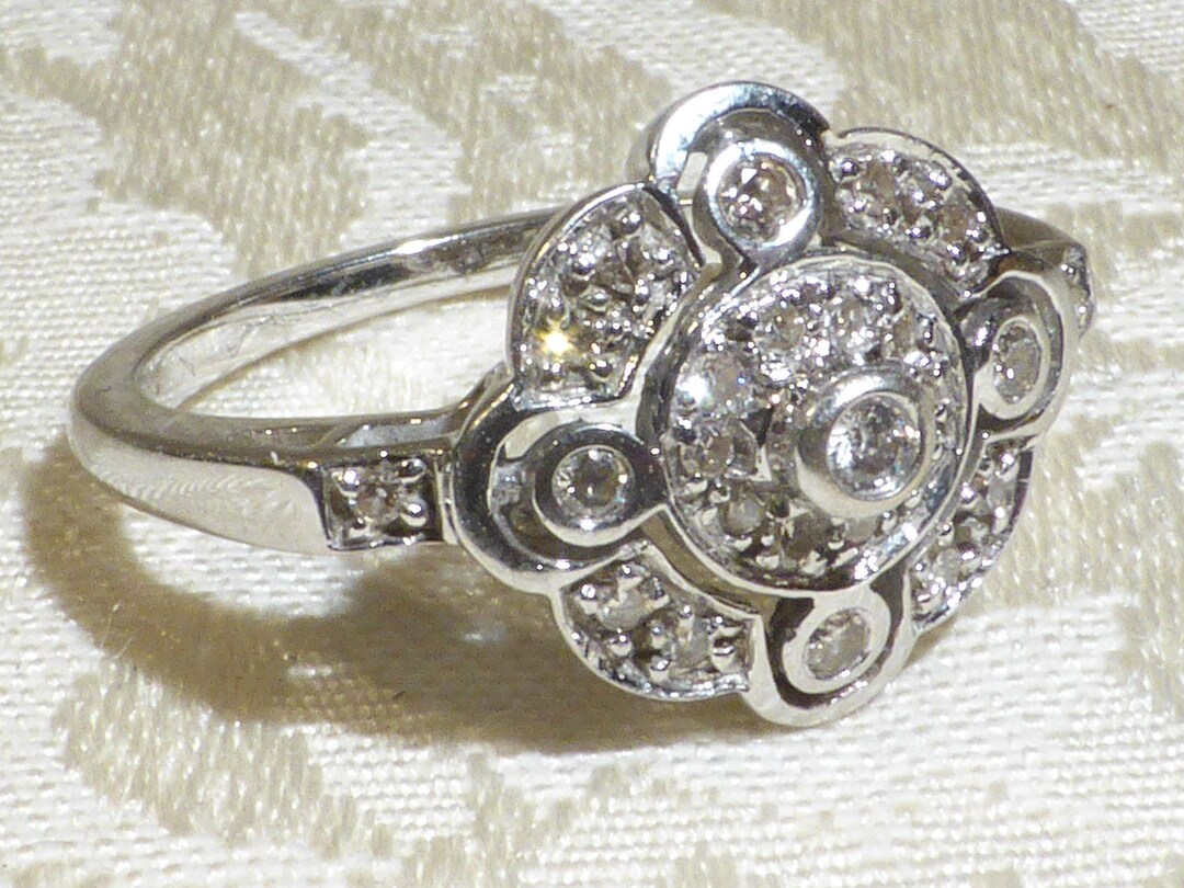 Vintage Diamond Halo 18ct White Gold Engagement Ring 4.5g UK Hallmark ...