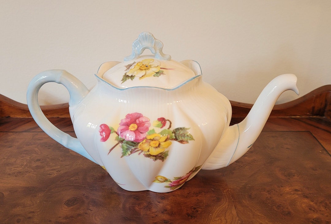 Vintage SHELLEY Teapot Begonia Pattern Dainty Shape - Etsy