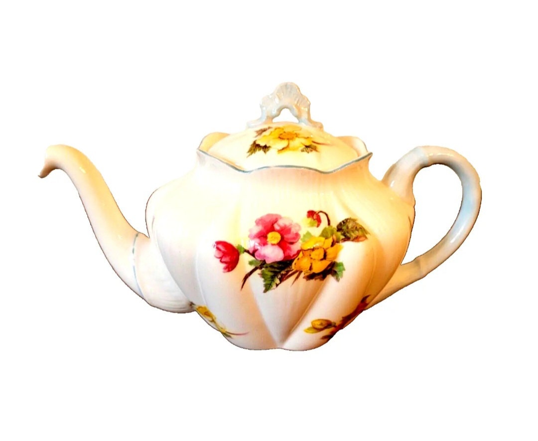 Vintage SHELLEY Teapot Begonia Pattern Dainty Shape - Etsy