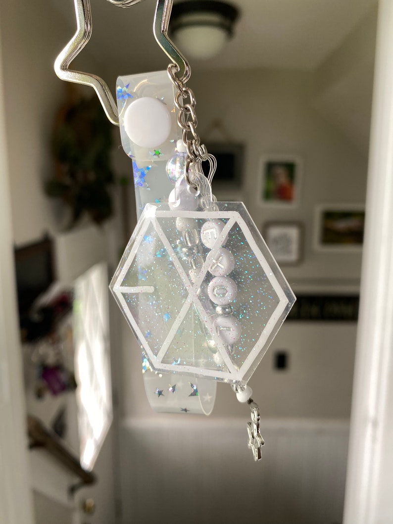 EXO Kpop Keychain - EXO-L - Etsy