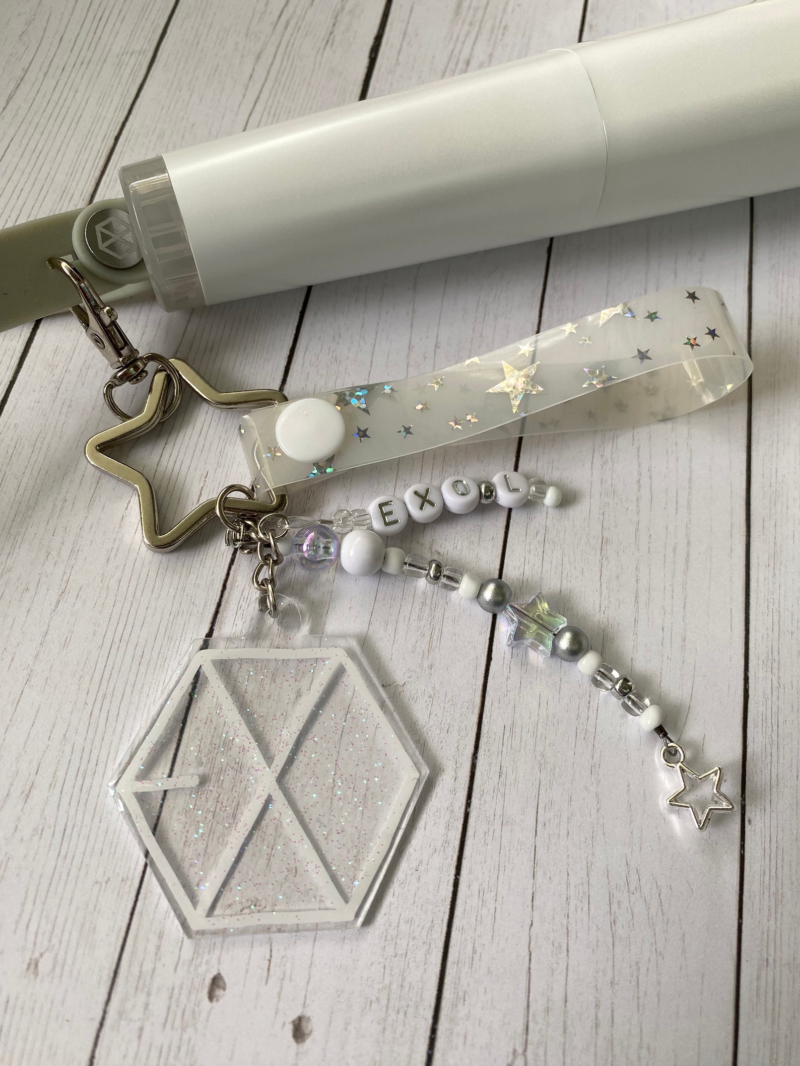 EXO Kpop Keychain - EXO-L - Etsy
