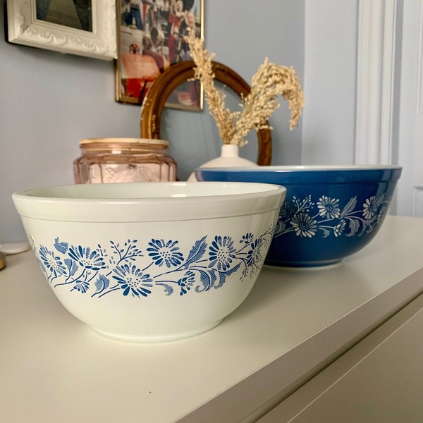 Vintage Mixing Bowls - Etsy